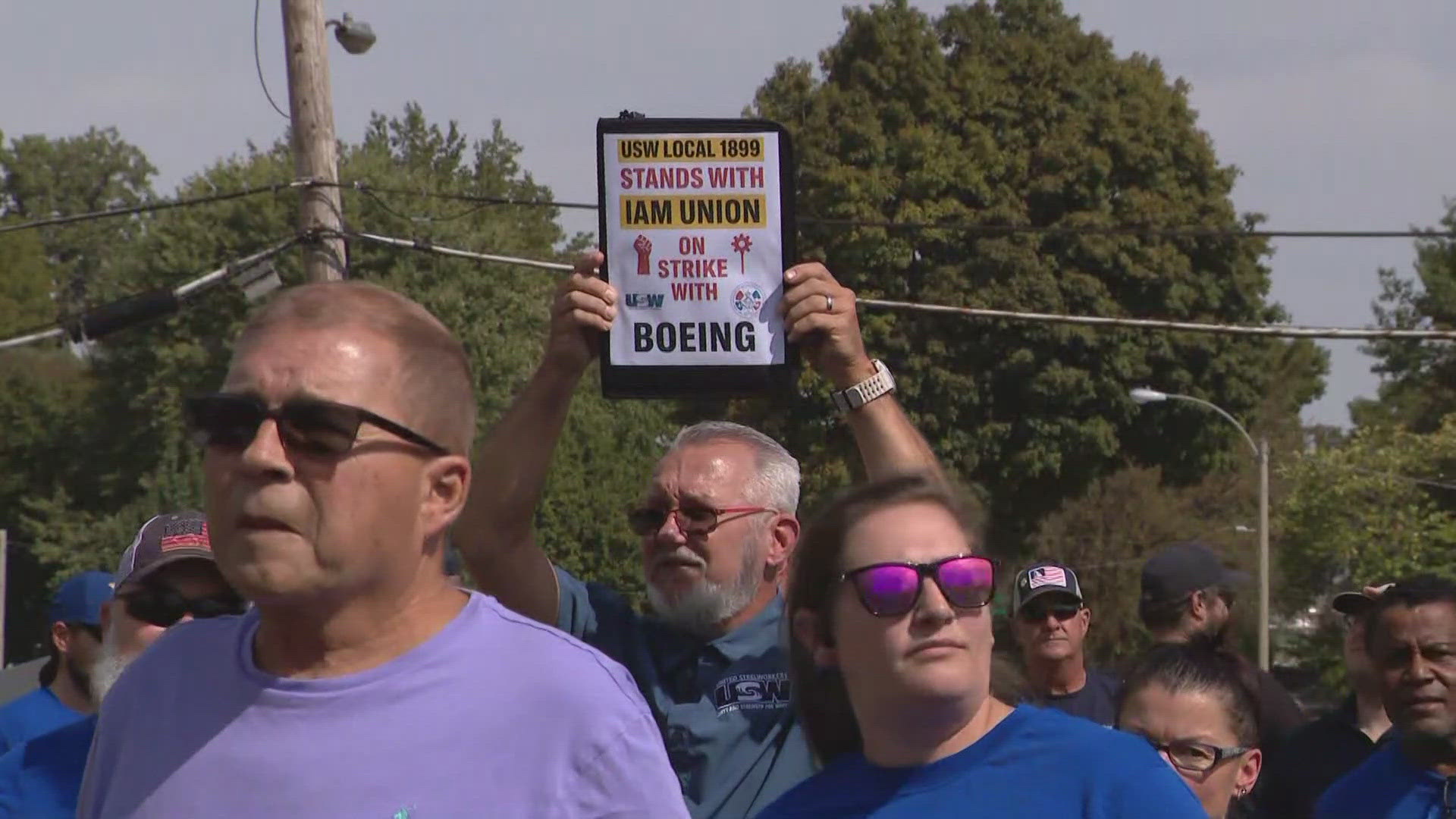 Striking Boeing workers receive union help | ksdk.com