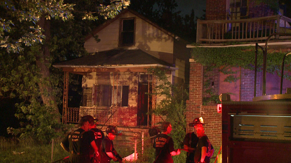 Rookie firefighter helps rescue woman trapped in burning building ...