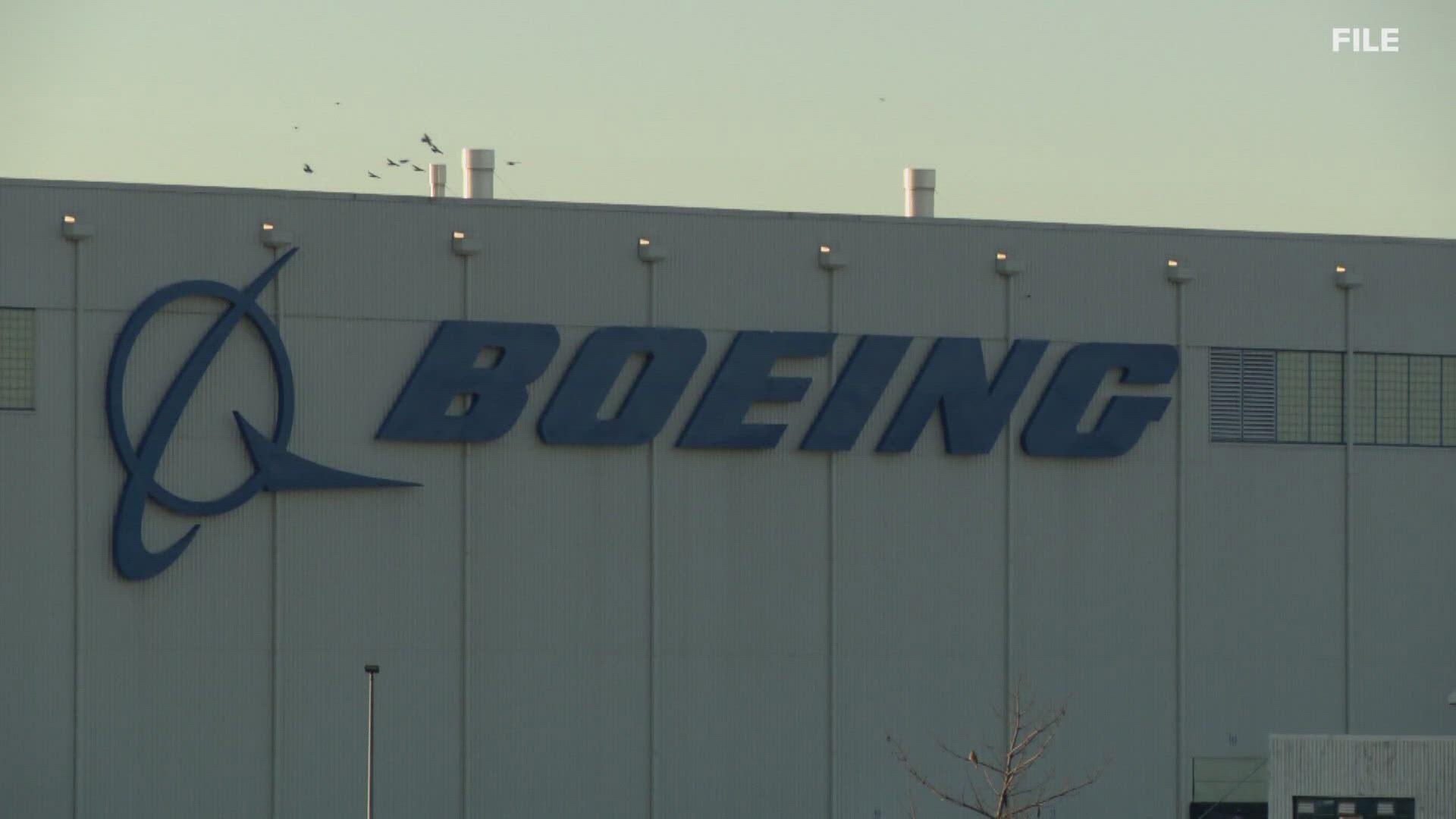 Boeing revises machinists' contract, drops schedule changes | ksdk.com