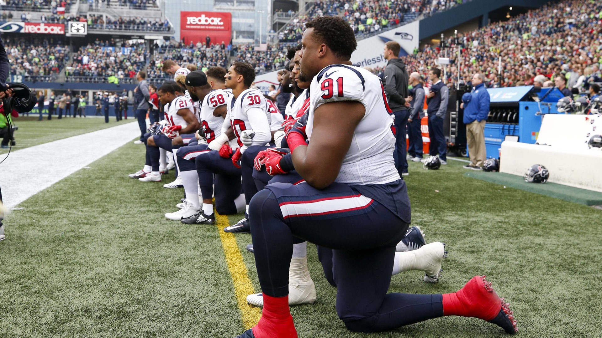 Civil rights groups urge NFL to reverse rule requiring players to stand ...