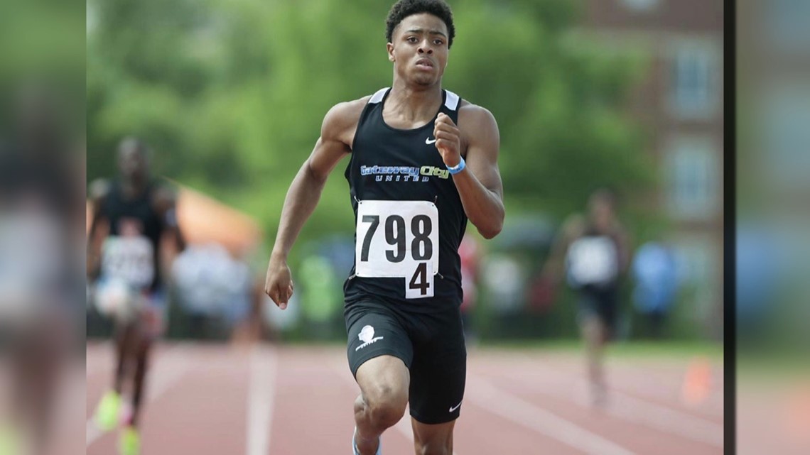 Emerging STL track star's 400 meter time brushes history | ksdk.com
