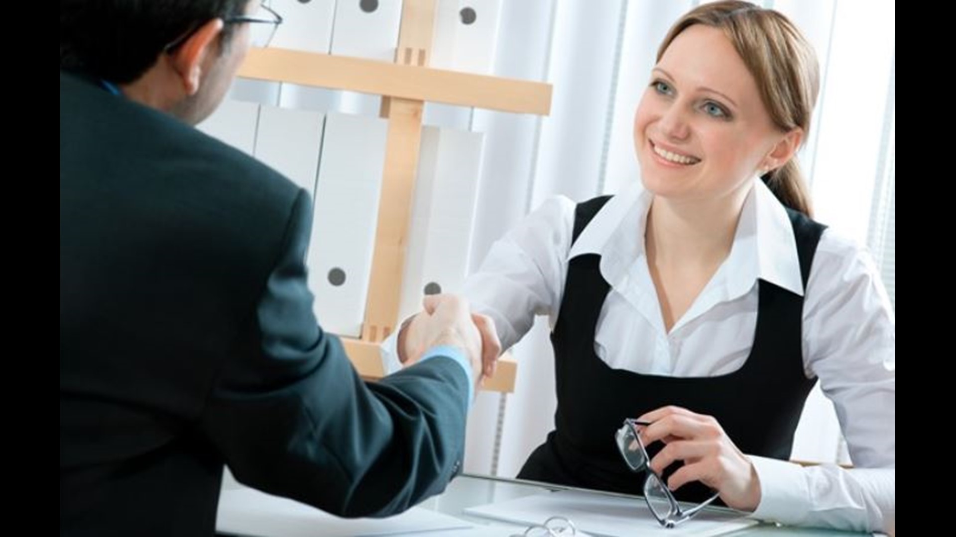 More than 1,000 jobs available at St. Louis job fair | ksdk.com