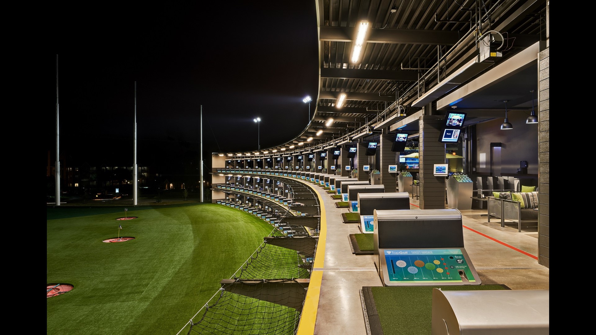 Topgolf launches $15 college nights for students | ksdk.com