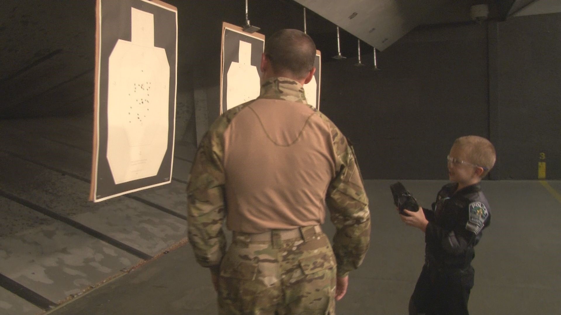 7-year-old builds bond with NC SWAT team | ksdk.com