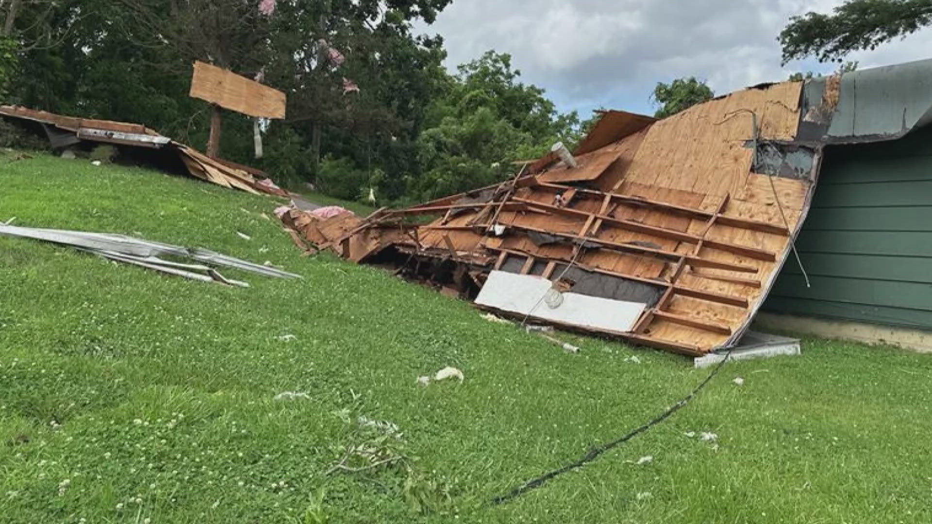 EF1 tornado touches down near Clarksville, Missouri | ksdk.com