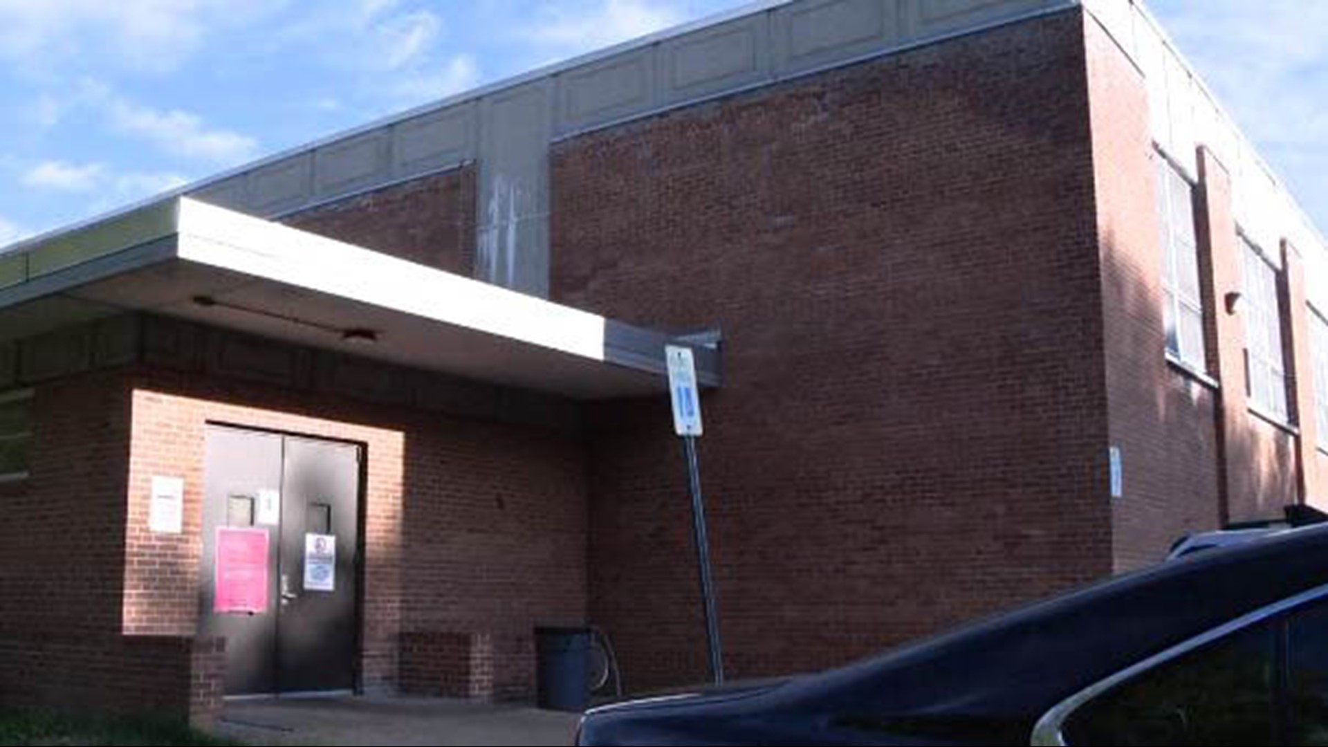 Mentors help kids at Cherokee Recreation Center, more mentors needed ...