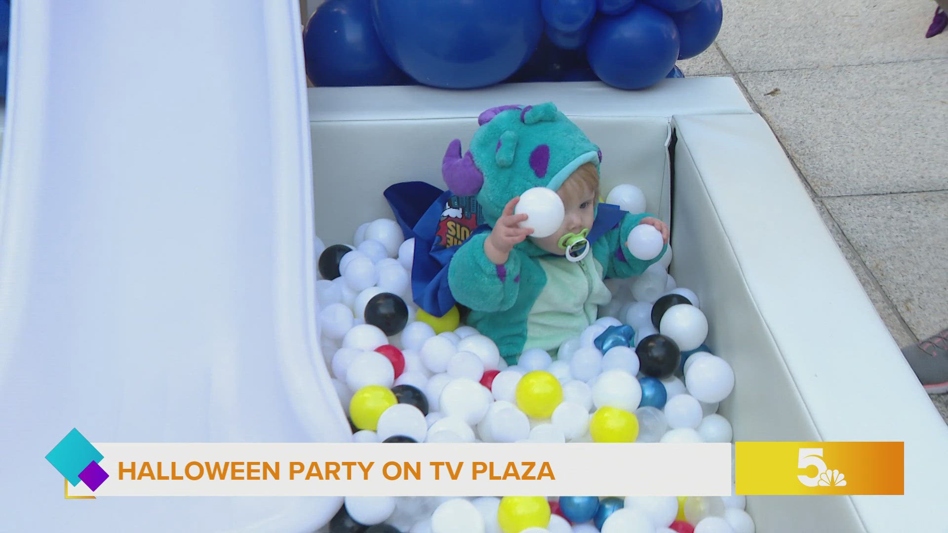 Kidz Play STL and Balloon and Bash light up Show Me St. Louis Halloween ...