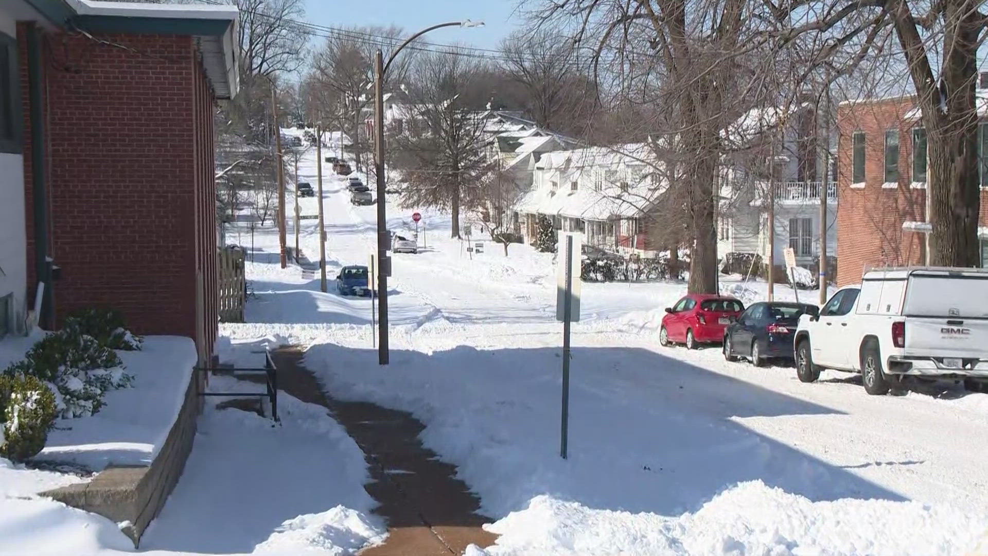 St. Louis winter storm: Road conditions improving (Noon Monday update ...