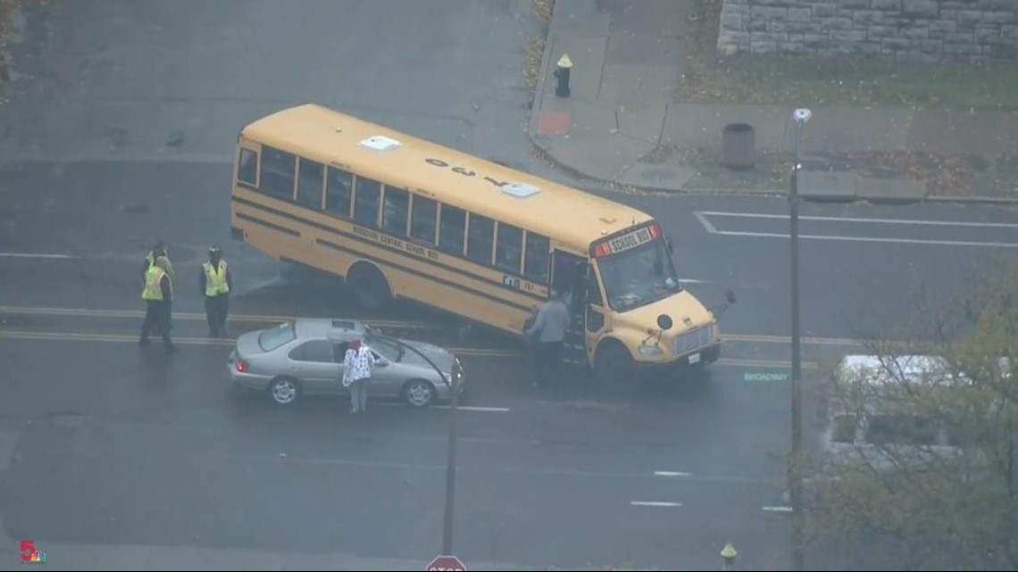 2 injured in minor crash involving school bus in south St. Louis | ksdk.com