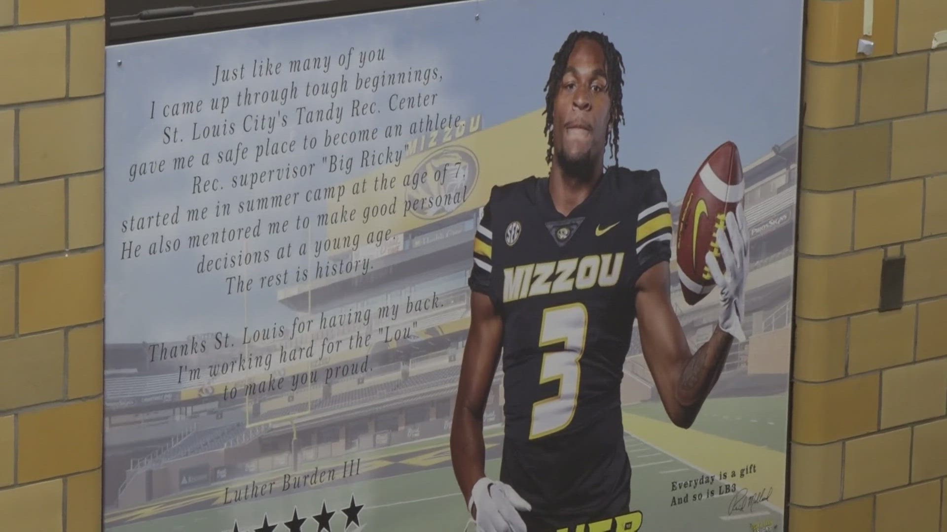 Mizzou star Luther Burden III visits St. Louis recreation center | ksdk.com