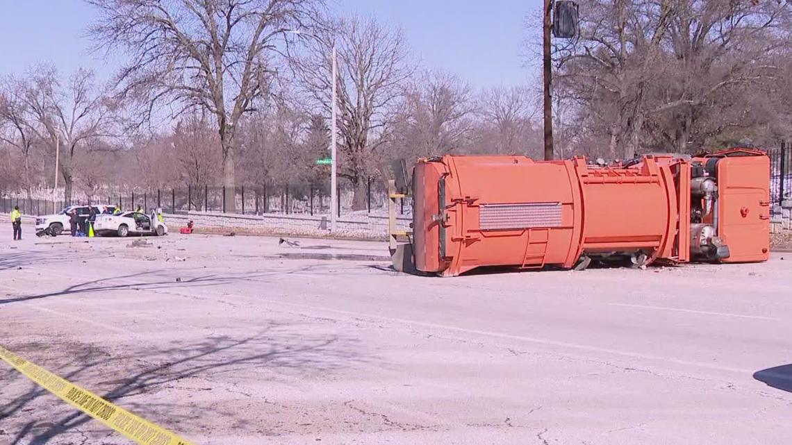 St. Louis fatal garbage truck crash under investigation | ksdk.com