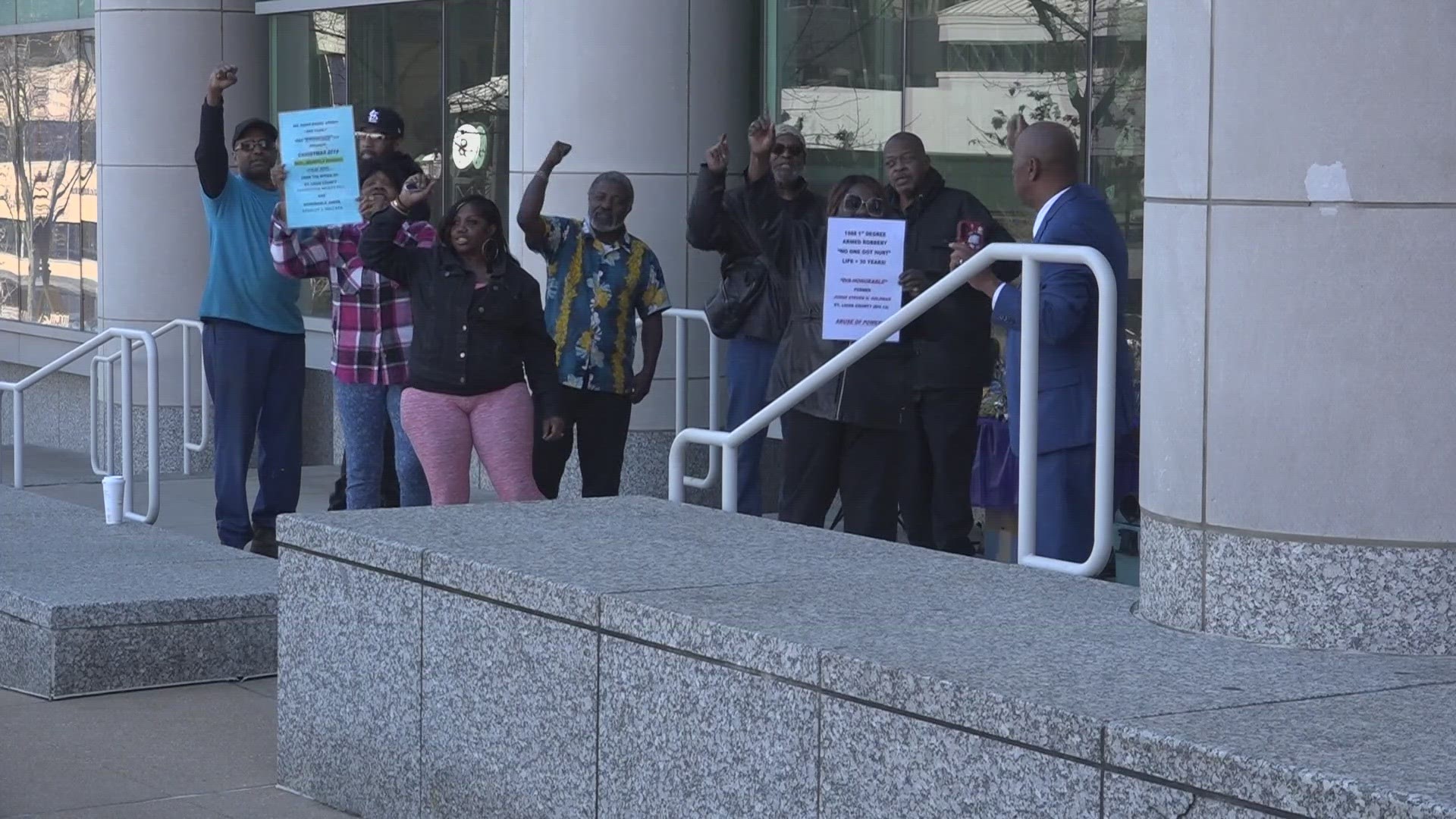 Paige Spears seeks pardon for 1988 robbery, life sentence | ksdk.com