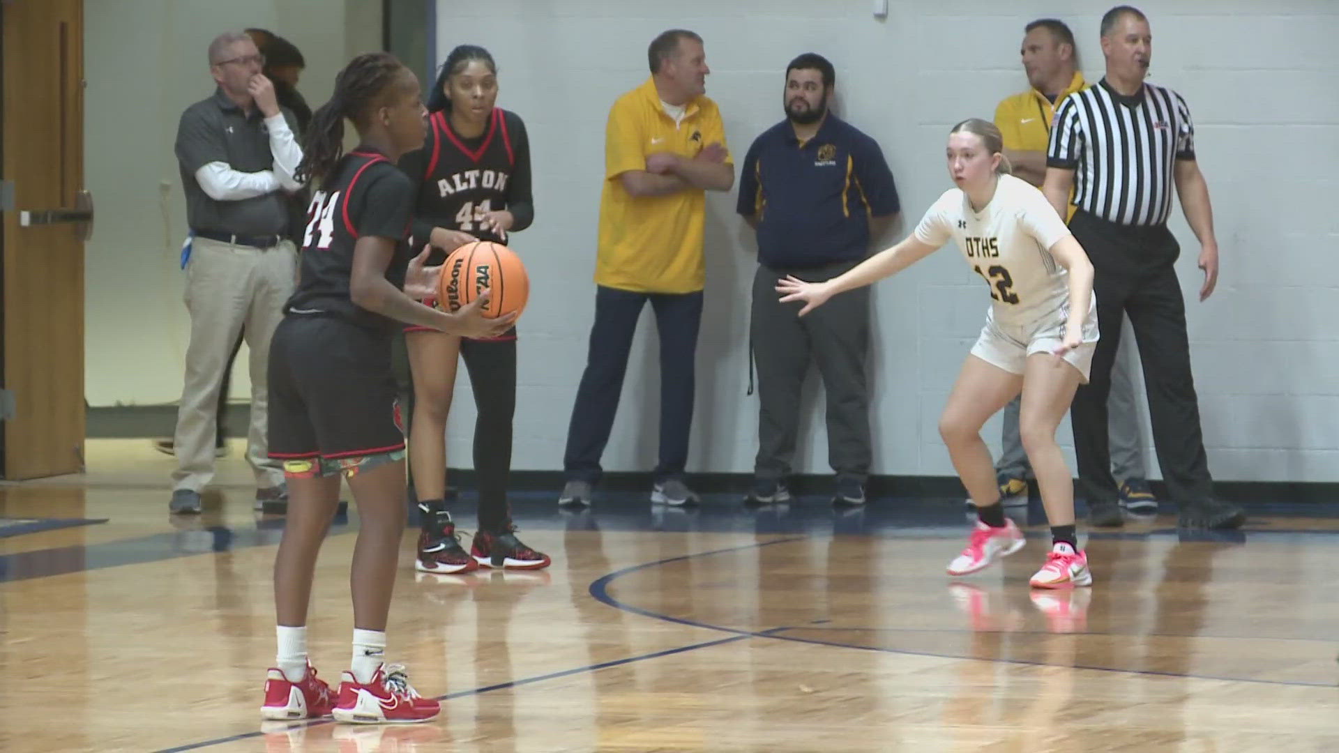 High school basketball highlights: O'Fallon vs. Alton | ksdk.com