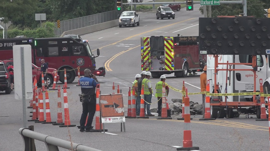 Spire working to fix gas leak in Maplewood | ksdk.com