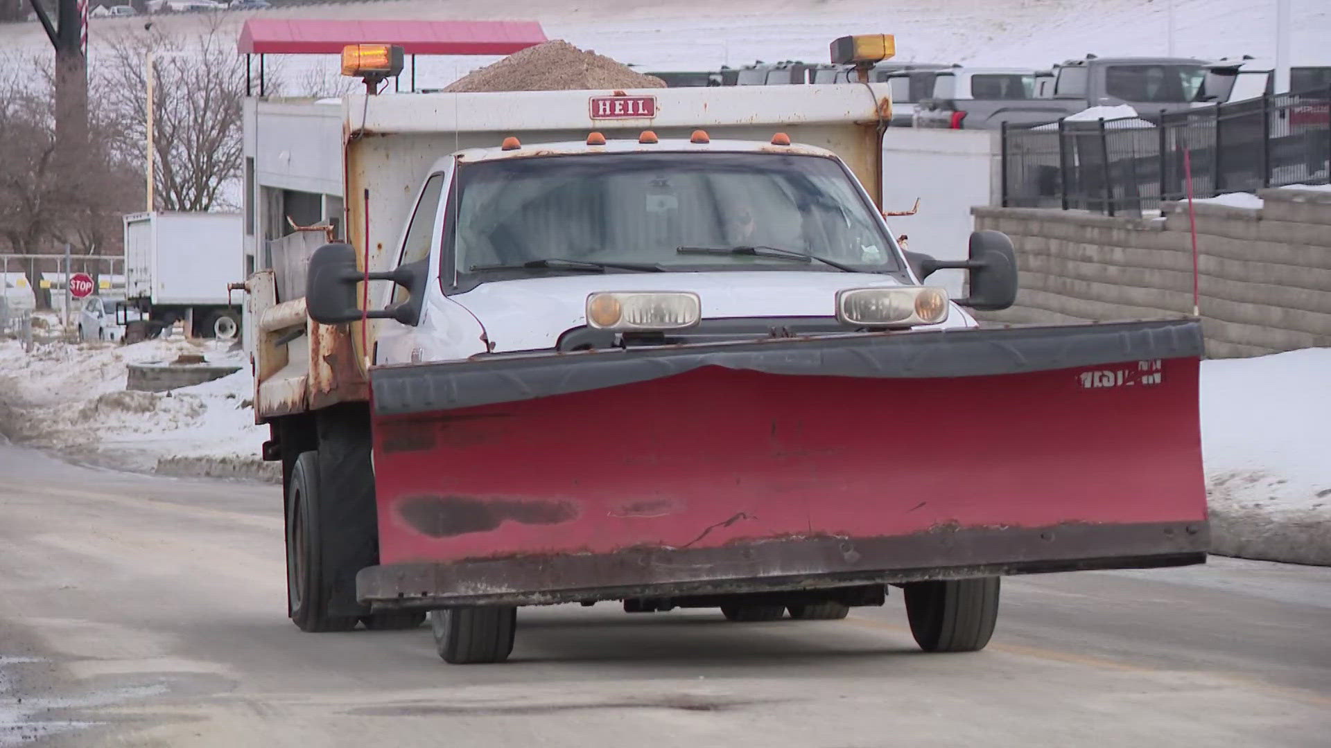 St. Louis streets crews prepare for potentially dangerous cold ...