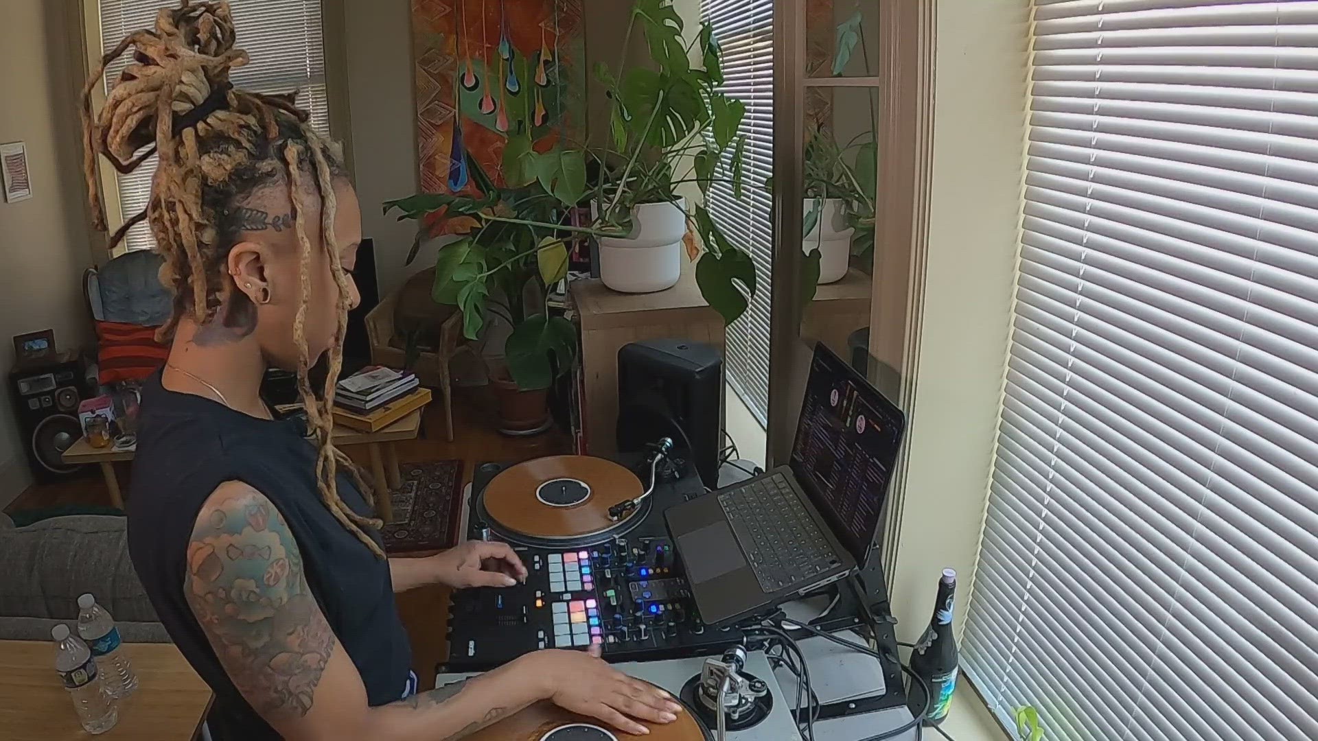 Up-and-coming St. Louis DJ is breaking stereotypes in hip-hop | ksdk.com