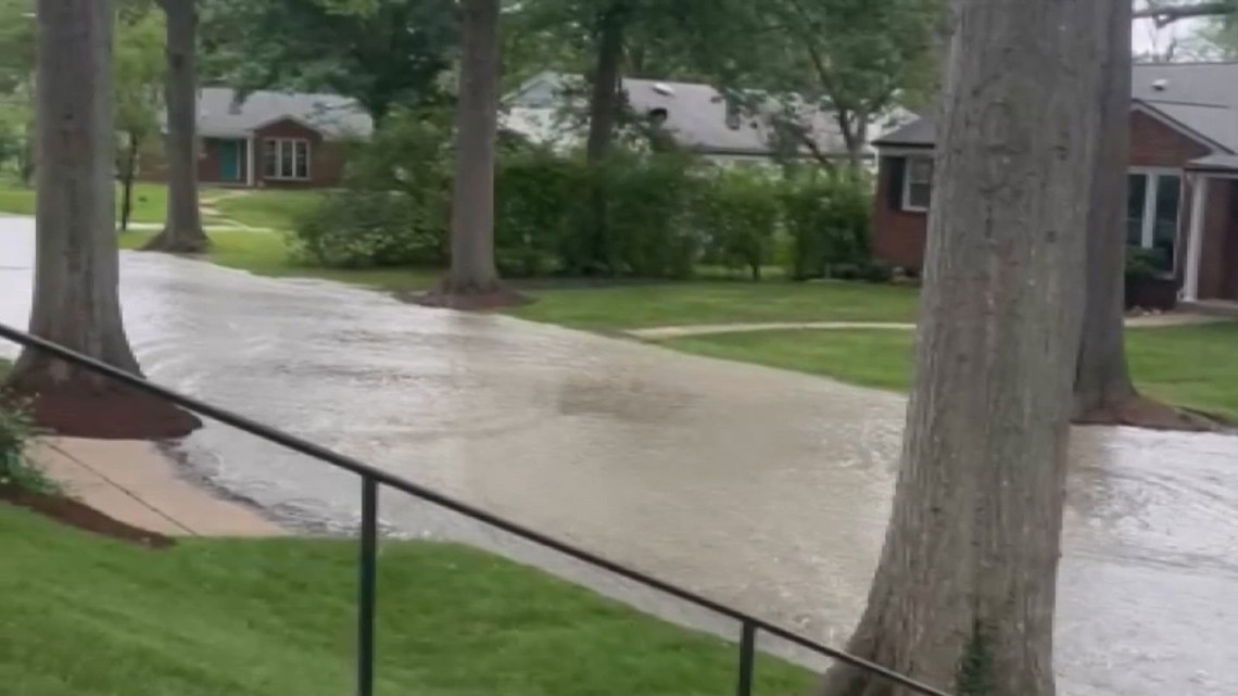 Water main break floods homes, triggers boil advisory for thousands in ...