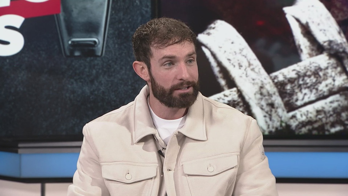 Basketball skills coach Drew Hanlen is now an author | ksdk.com