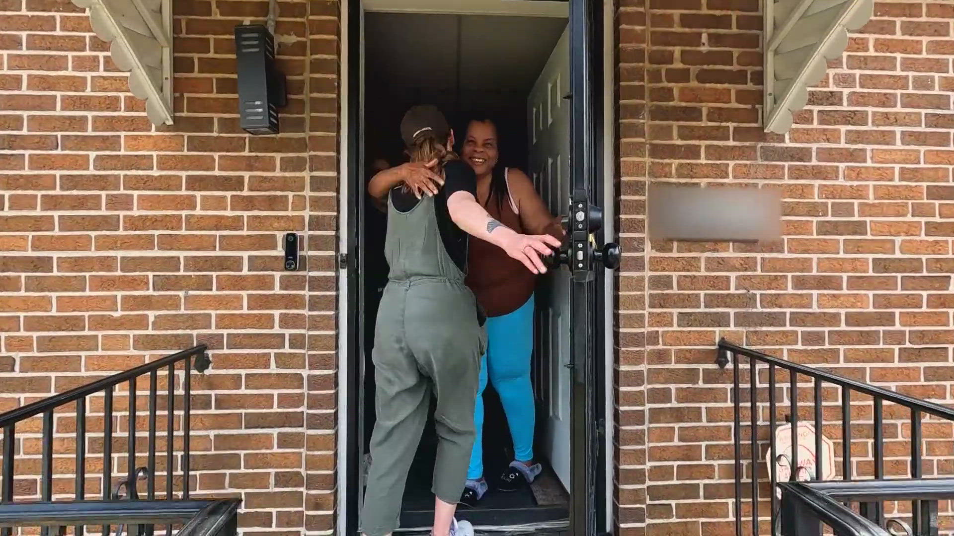 'Relief Dash' delivers aid to north St. Louis tornado survivors as heat ...