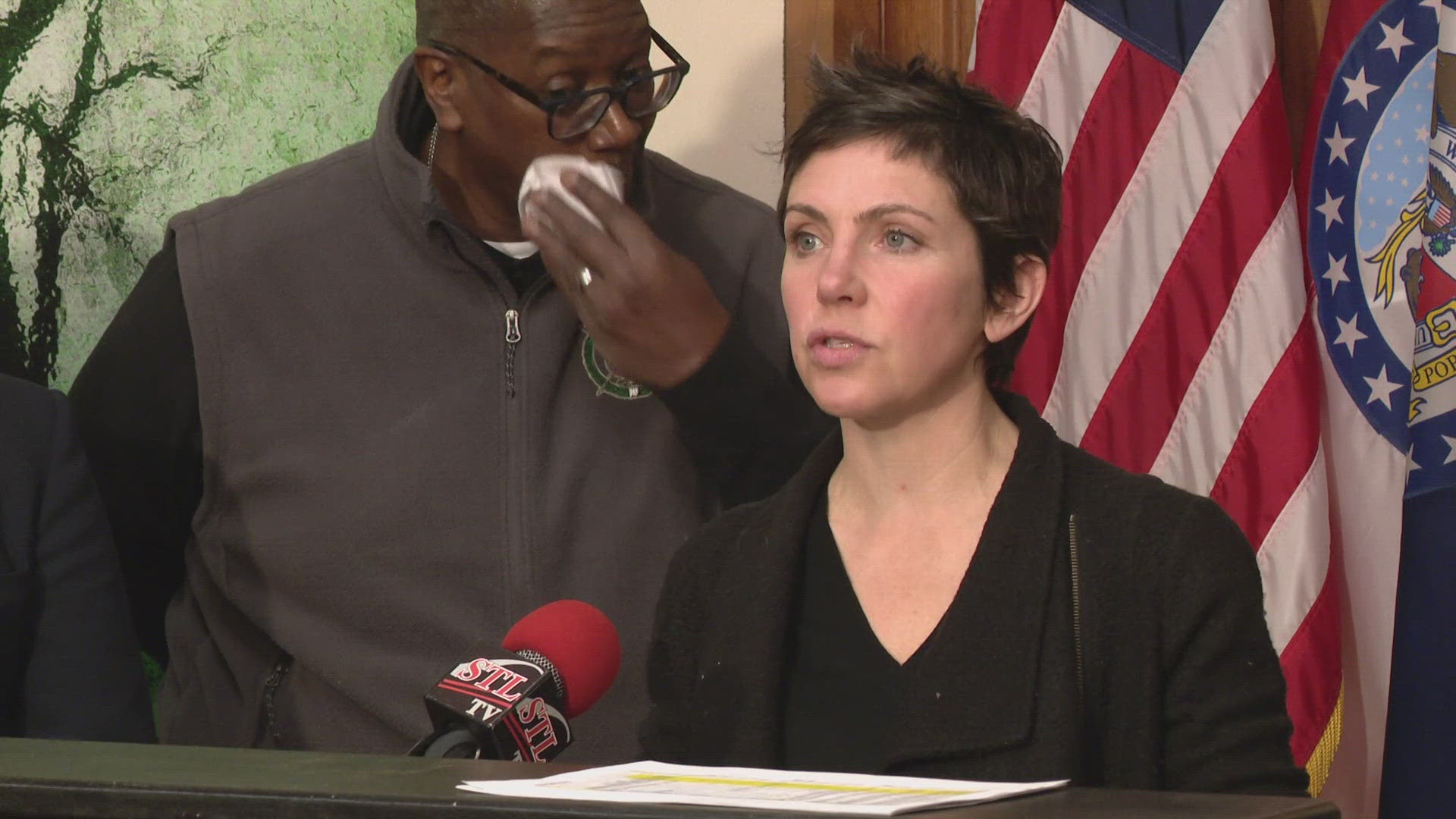 Mayor pushes back on 7% St. Louis police pay raise | ksdk.com