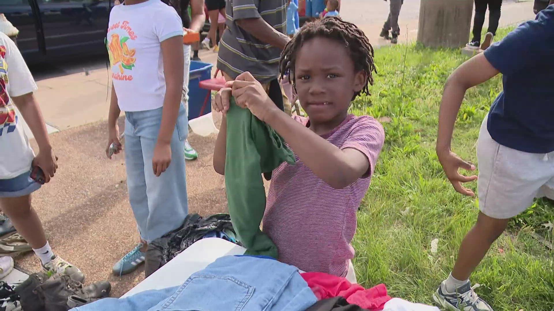 Grassroots efforts in St. Louis help storm survivors find relief | ksdk.com