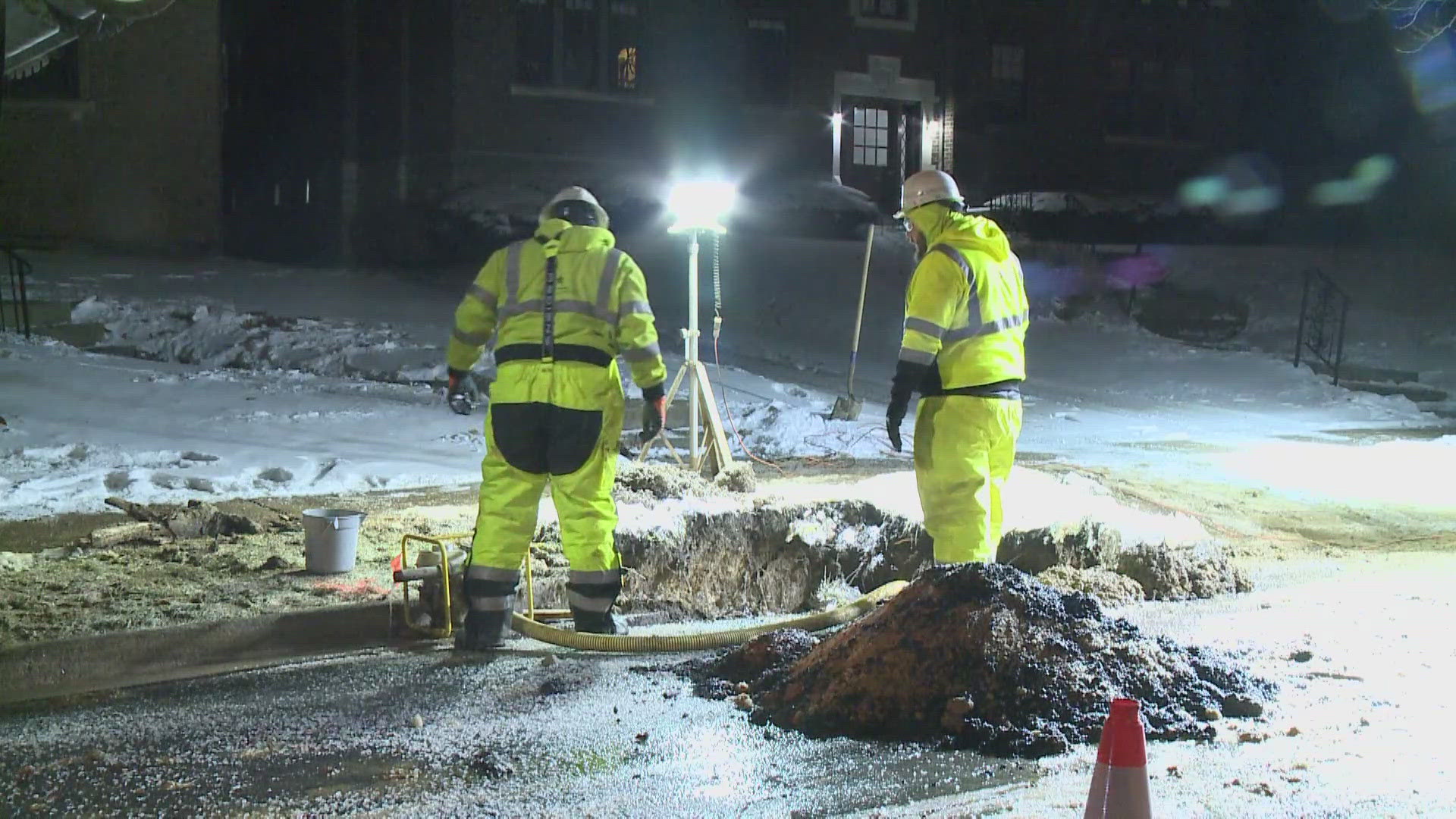 Cold snap causes multiple water main breaks in St. Louis area | ksdk.com