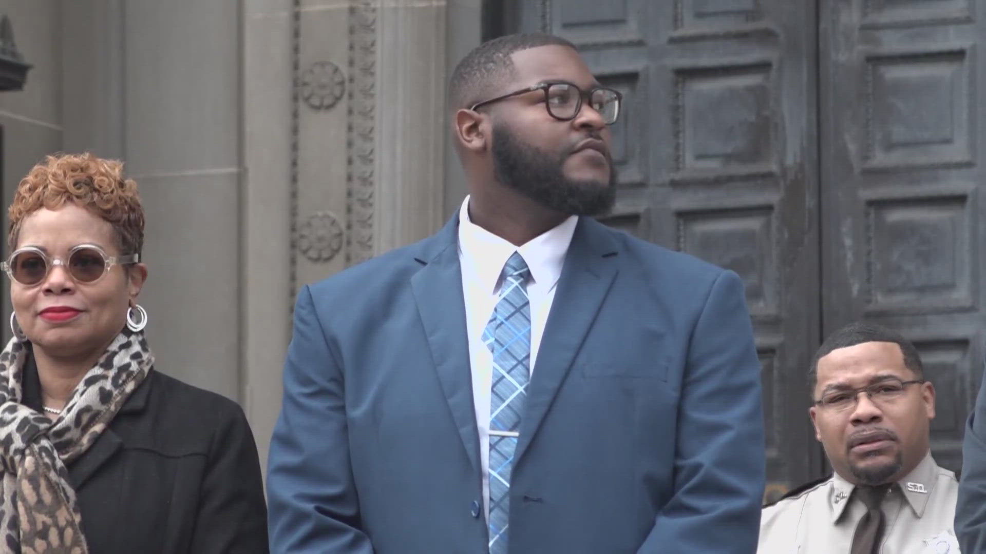 St. Louis Sheriff Alfred Montgomery placed on house arrest after ...