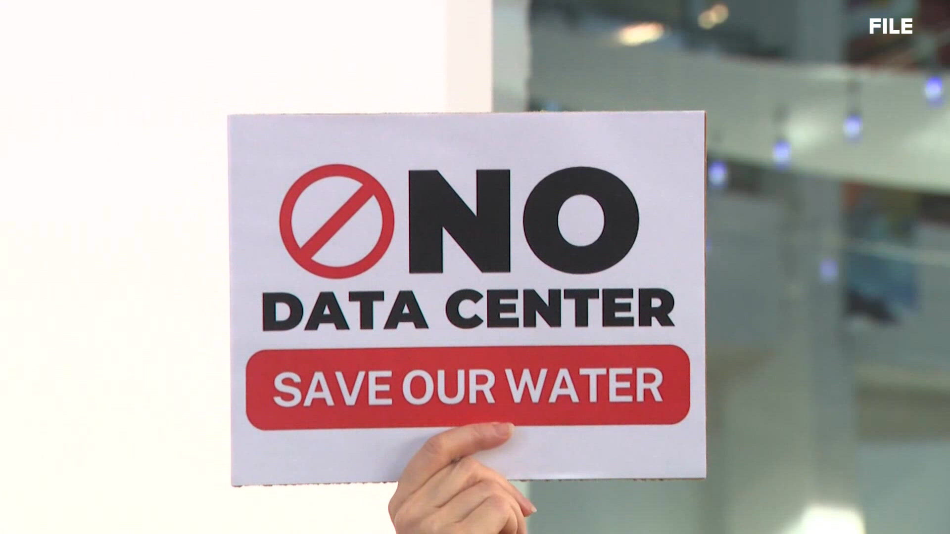 St. Charles City Council votes 7-1 to effectively ban data centers ...