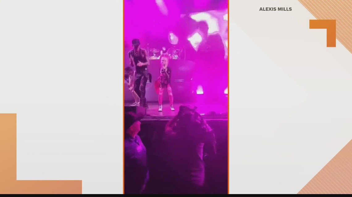 Little girl steals the show at St. Louis Machine Gun Kelly concert ...
