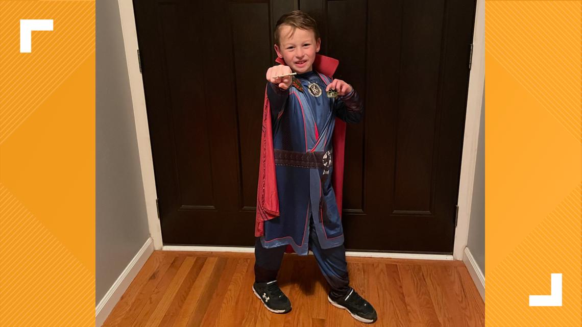 St. Louis families brave chilly temps for trick-or-treating | ksdk.com