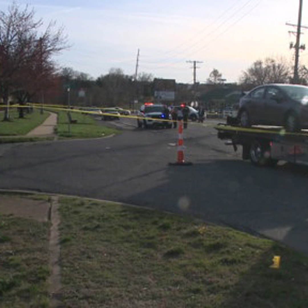 Police identify pilot killed in plane crash at Spirit of St. Louis ...