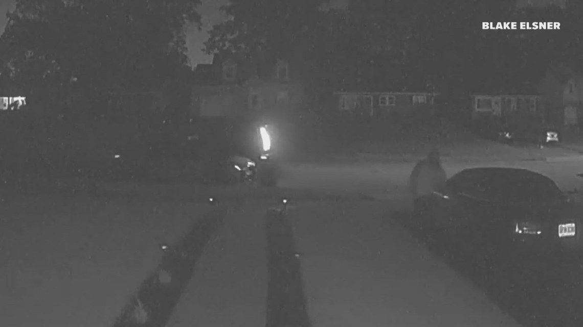 Police Investigating A String Of Car Thefts Car Break Ins In Crestwood