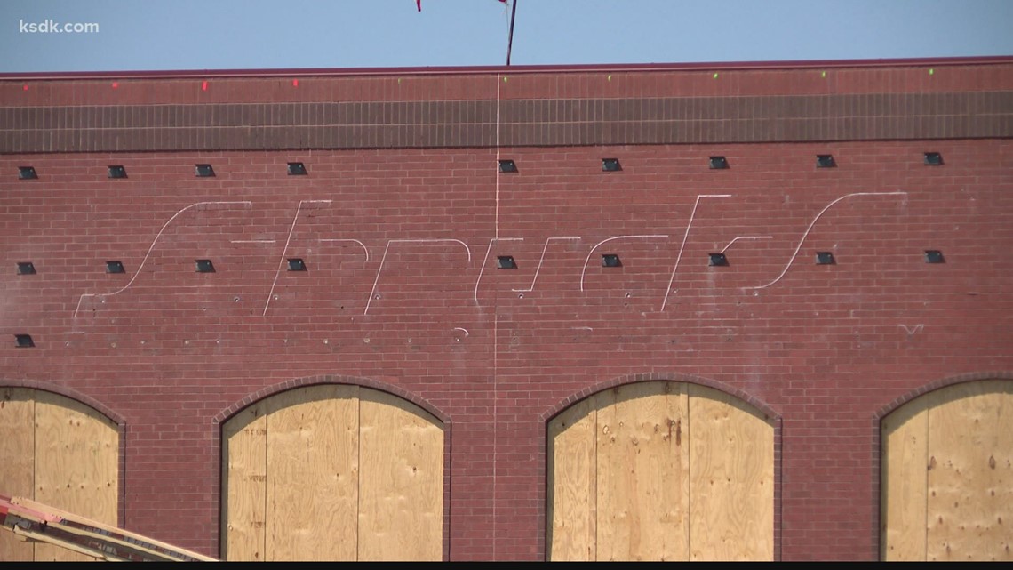 Schnucks in Kirkwood remodeling to add food hall, Arch Apparel | ksdk.com