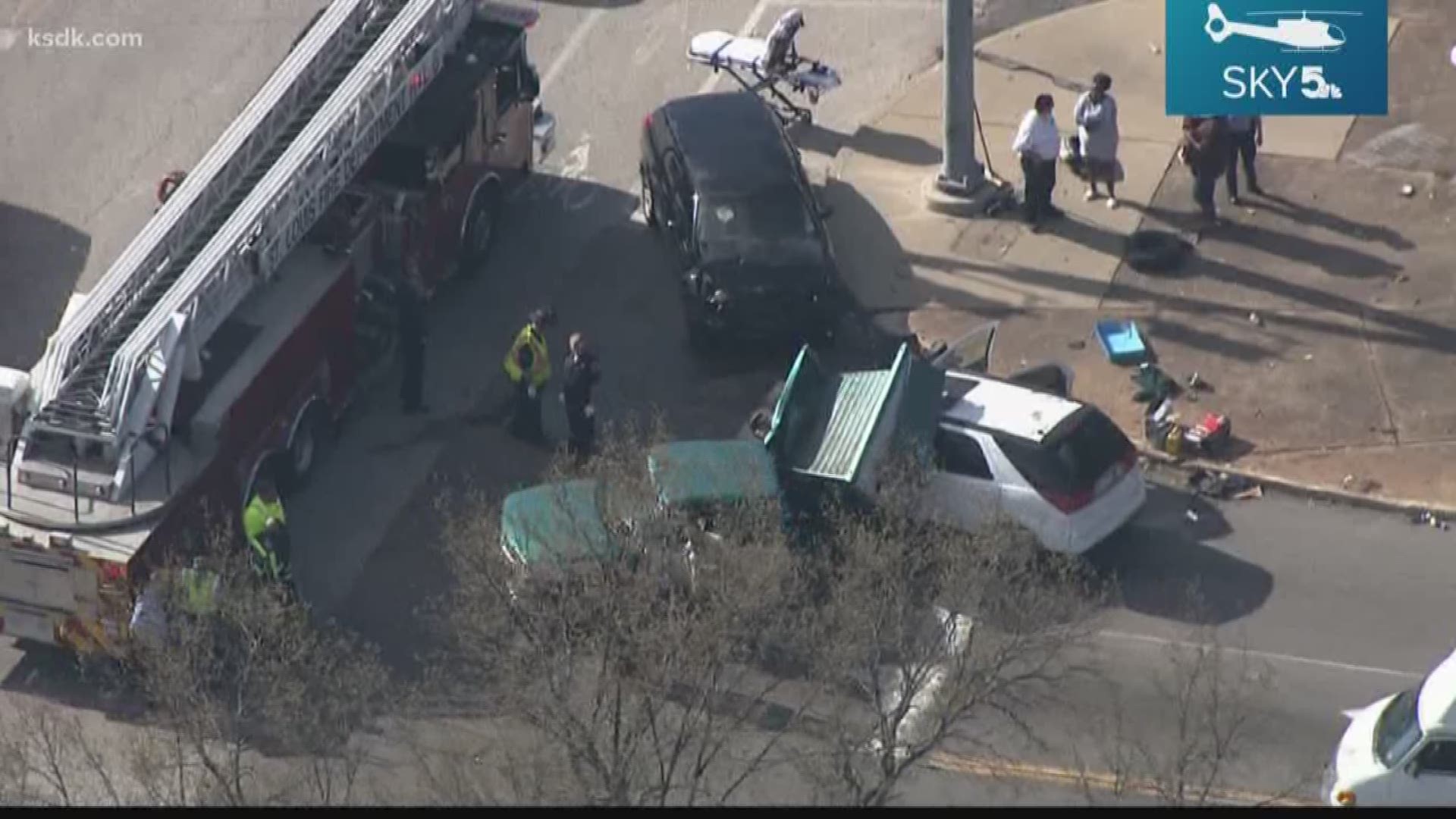 1 injured in multi-car crash involving school bus | ksdk.com