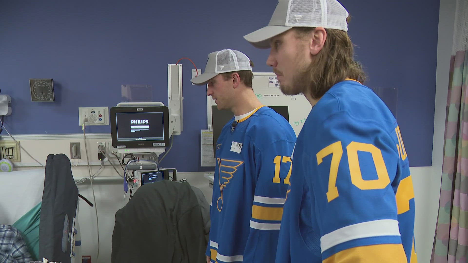 St. Louis Blues visit Children's Hospital | ksdk.com