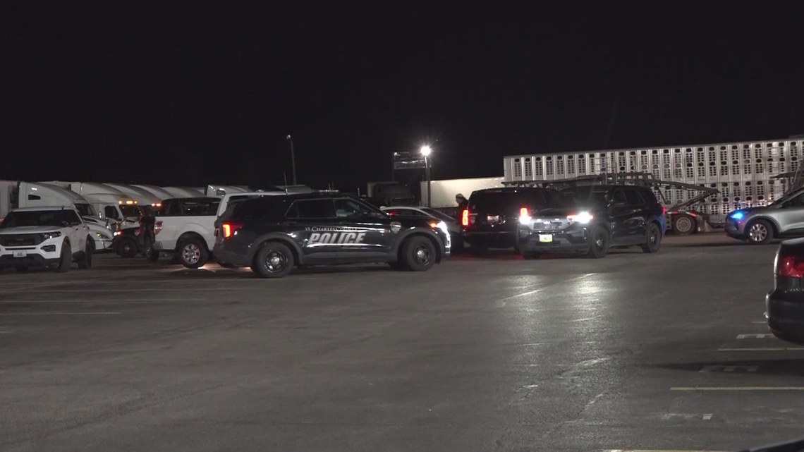 Double-homicide suspect dead after standoff at St. Charles County truck ...