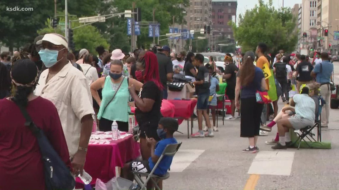 Hundreds gather for Juneteenth rally in downtown St. Louis | ksdk.com
