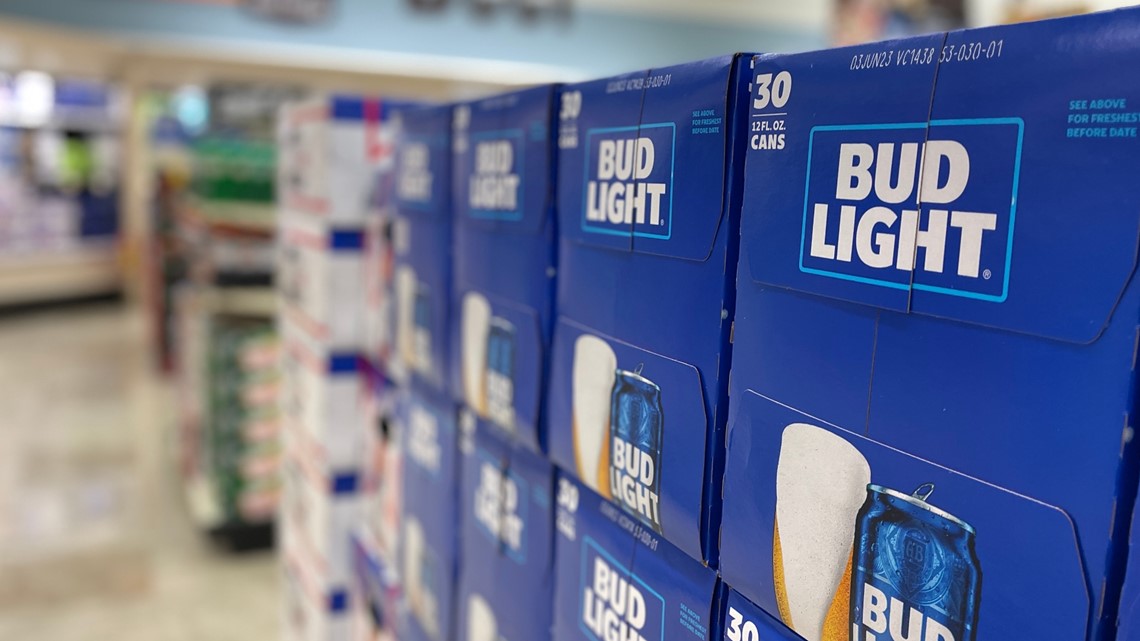 A-B to pay wholesalers hit by Bud Light boycott | ksdk.com
