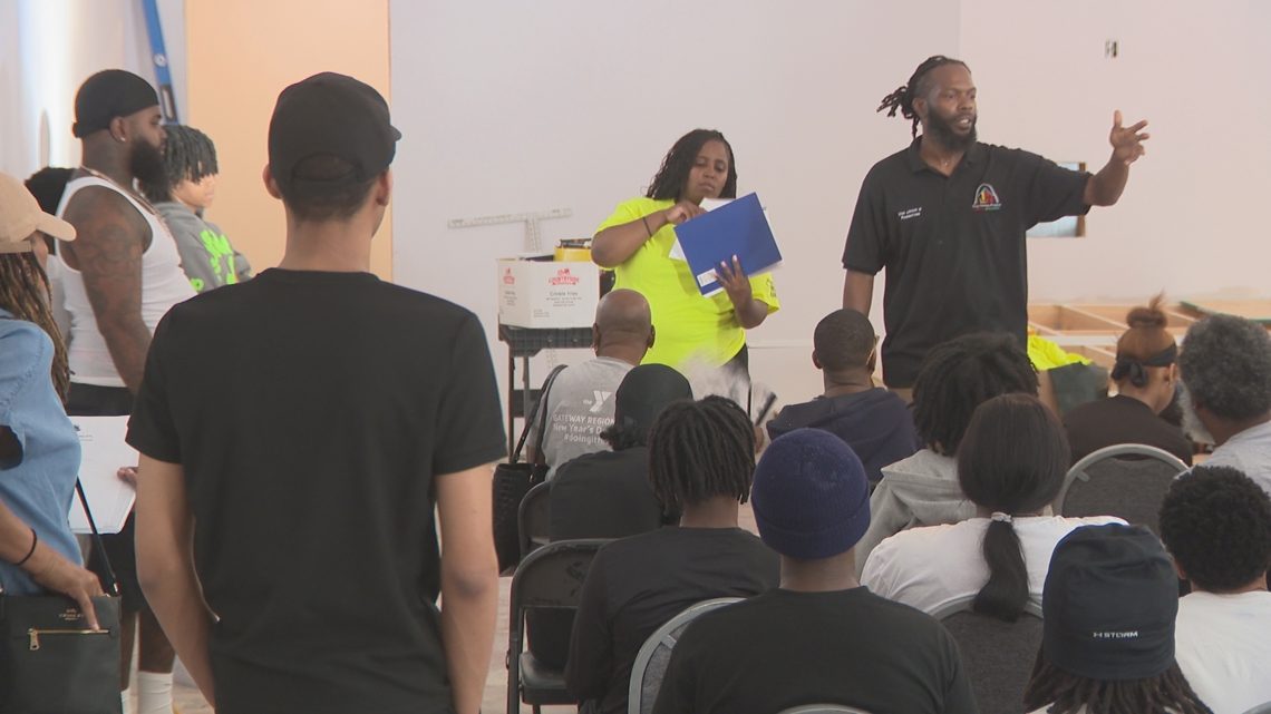 Teens swap school for toolbelts in St. Louis summer trade program ...
