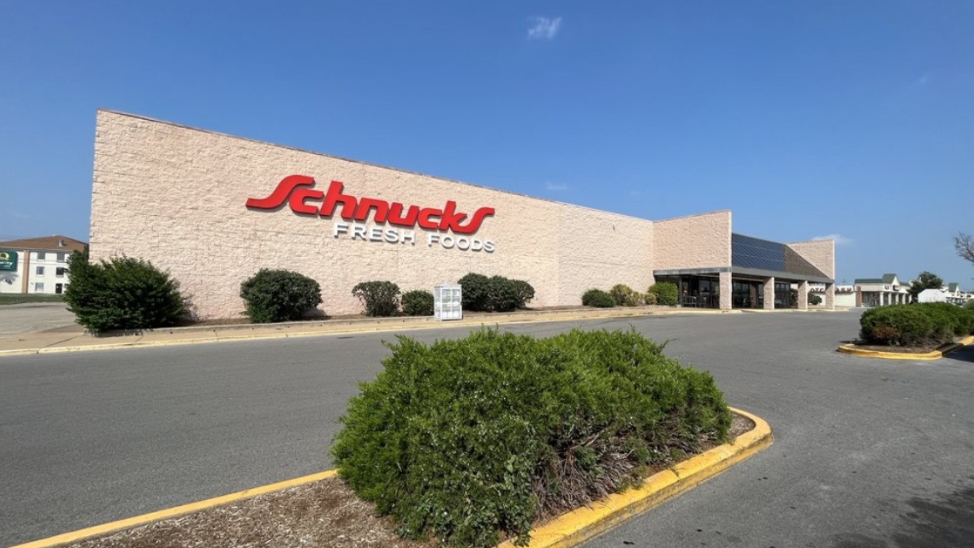 Schnucks puts 'finishing touches' on remodel of Metro East store | ksdk.com
