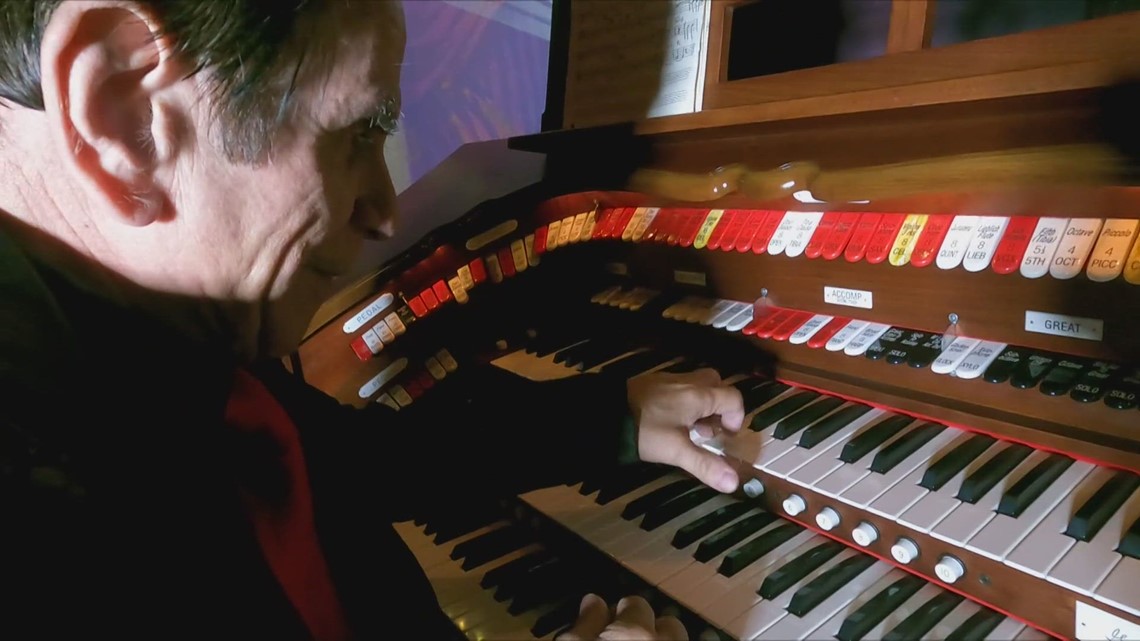 St. Louis organ player has been filling silence in movies for decades ...