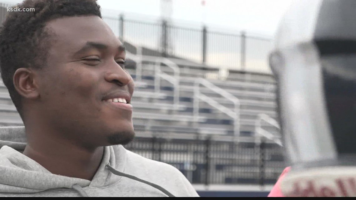 MoBap football player kicks his way into school record | ksdk.com