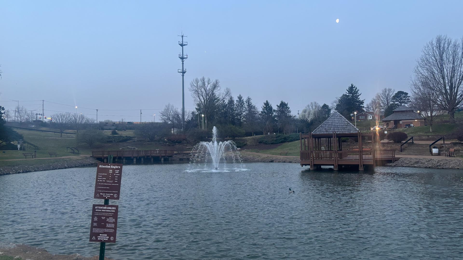 Child drowns in Ballwin pond Tuesday night | ksdk.com
