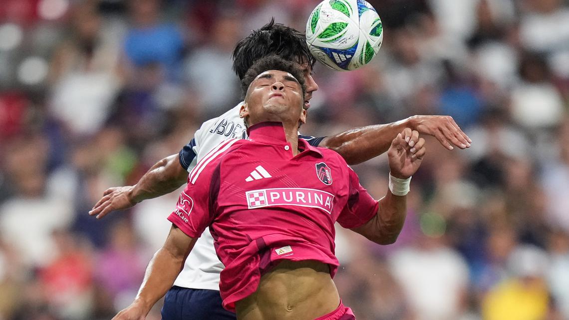 Müller scores on penalty kick in stoppage time to lift Whitecaps over ...