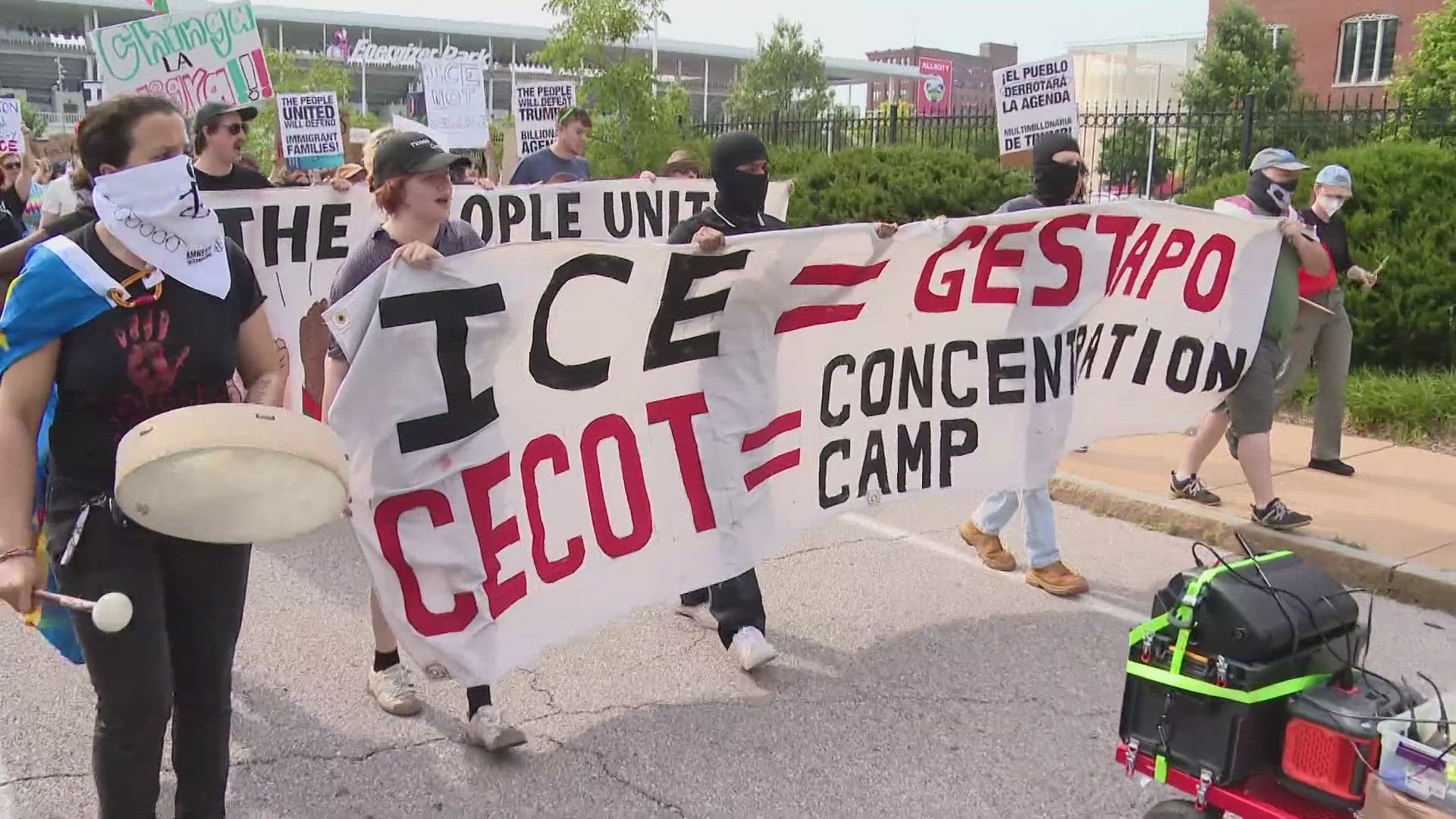 Protesters in St. Louis rally against deportations and military actions ...