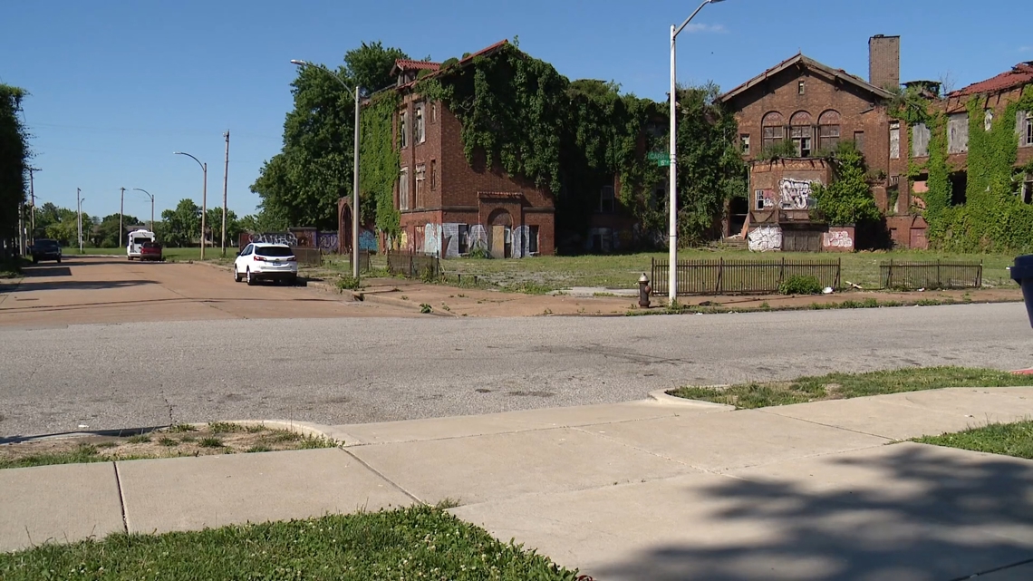 Man charged in deadly shooting in Loretta Hall Park | ksdk.com