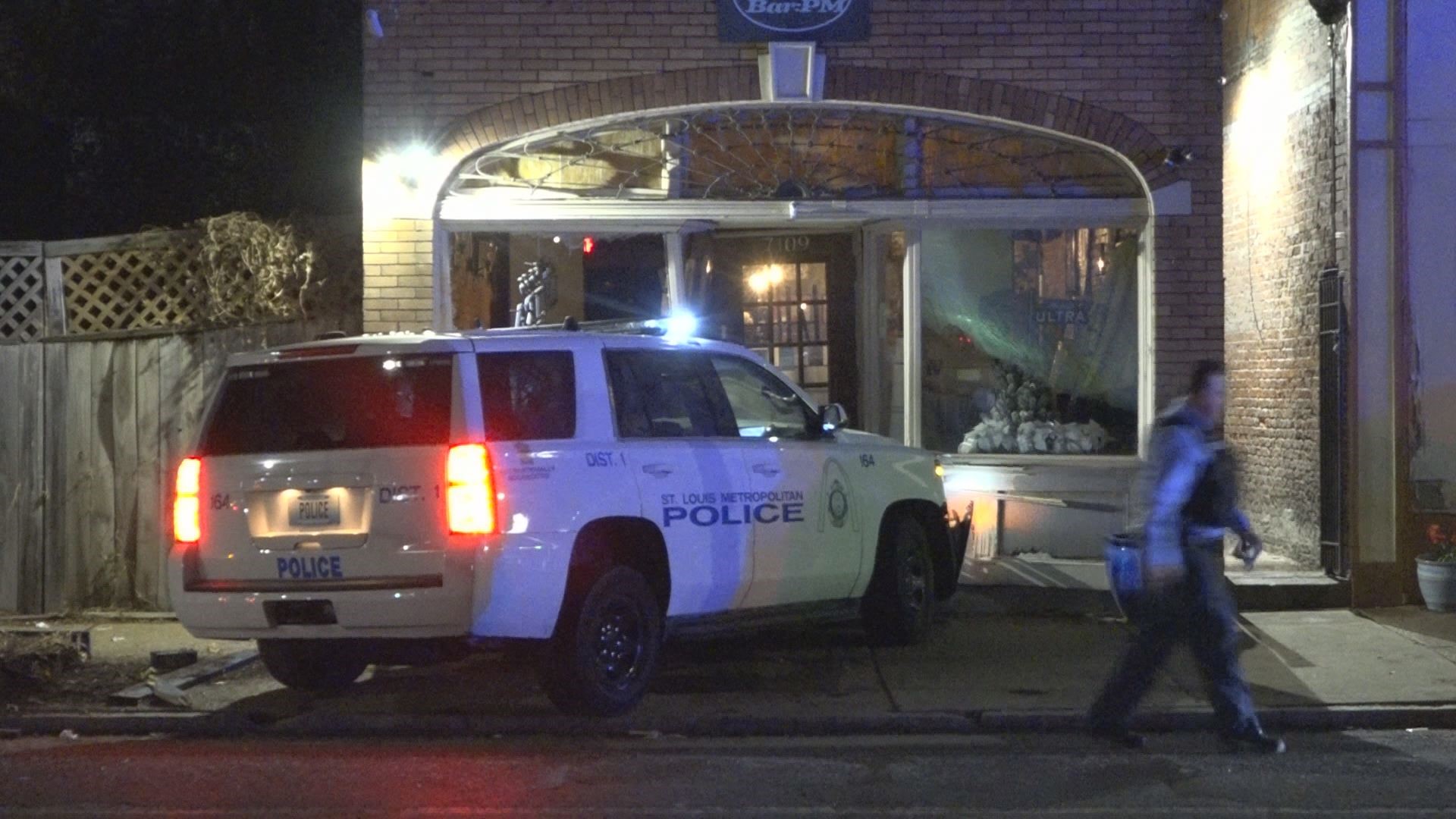 Video shows interaction between Bar:PM owner, police | ksdk.com