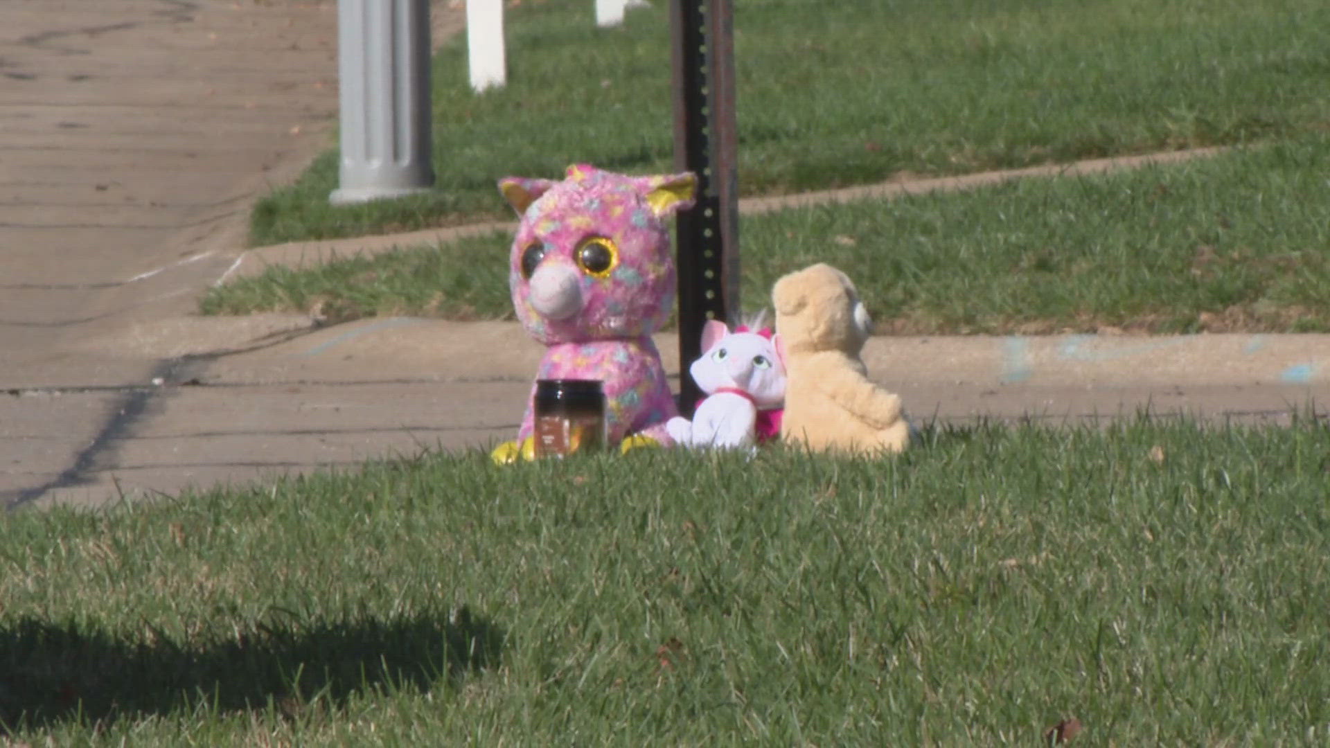 O'Fallon community responds to child struck and killed by bus | ksdk.com
