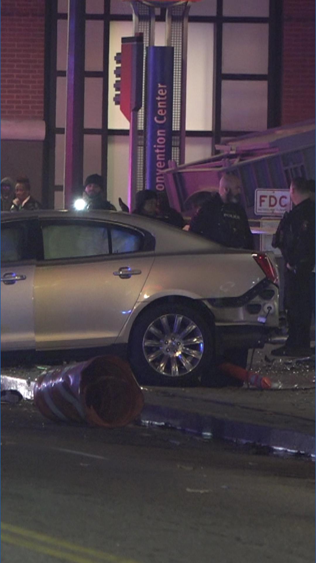 Bi-state police chase ends in St. Louis crash; suspect dies | ksdk.com