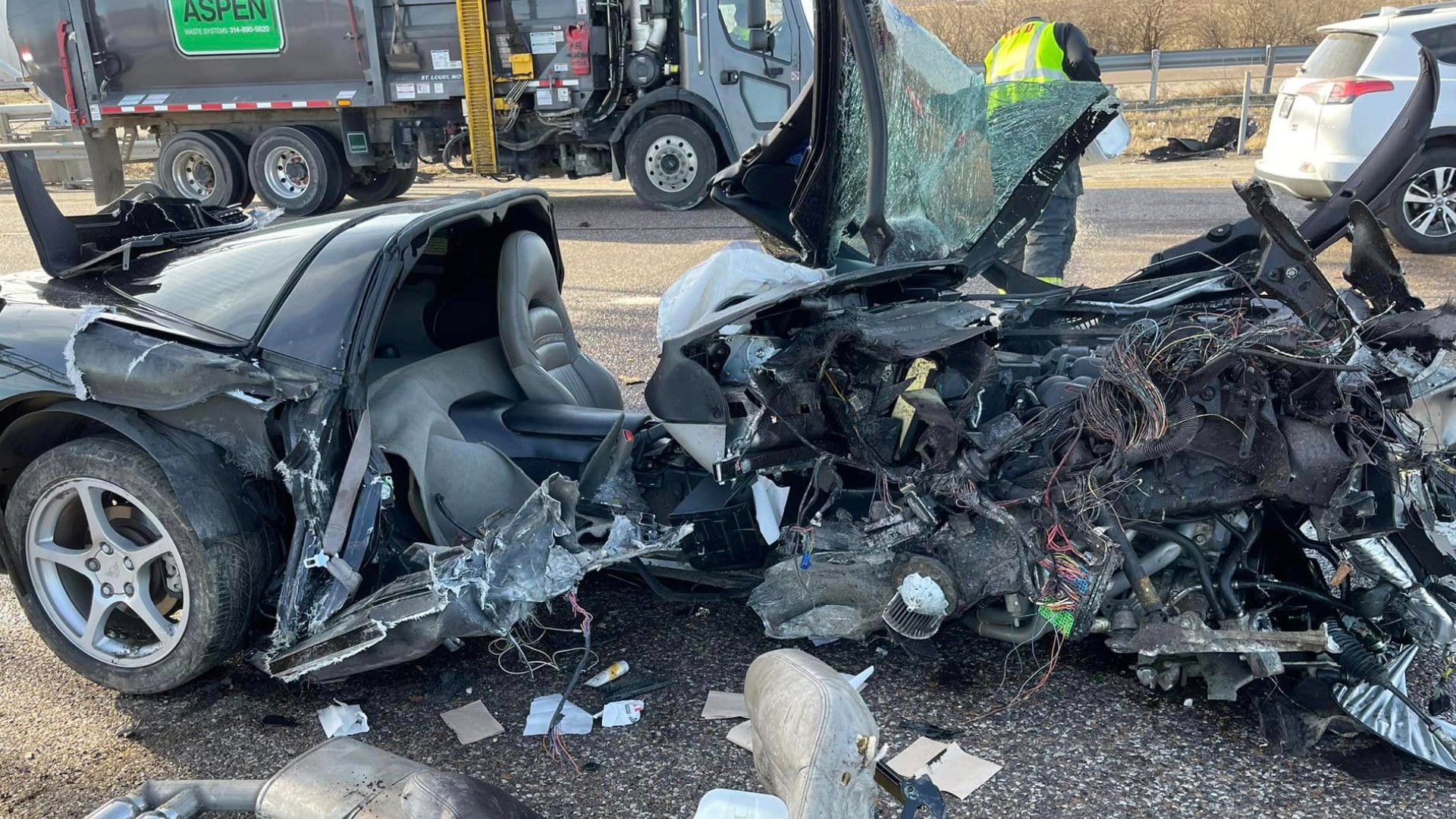 Driver survives a crash that nearly splits car in half | ksdk.com